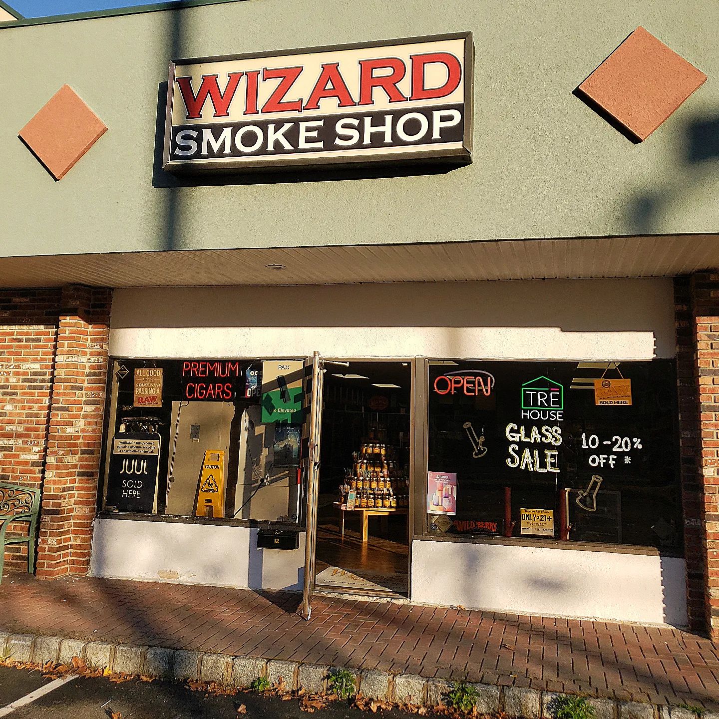WIZARD SMOKE SHOP